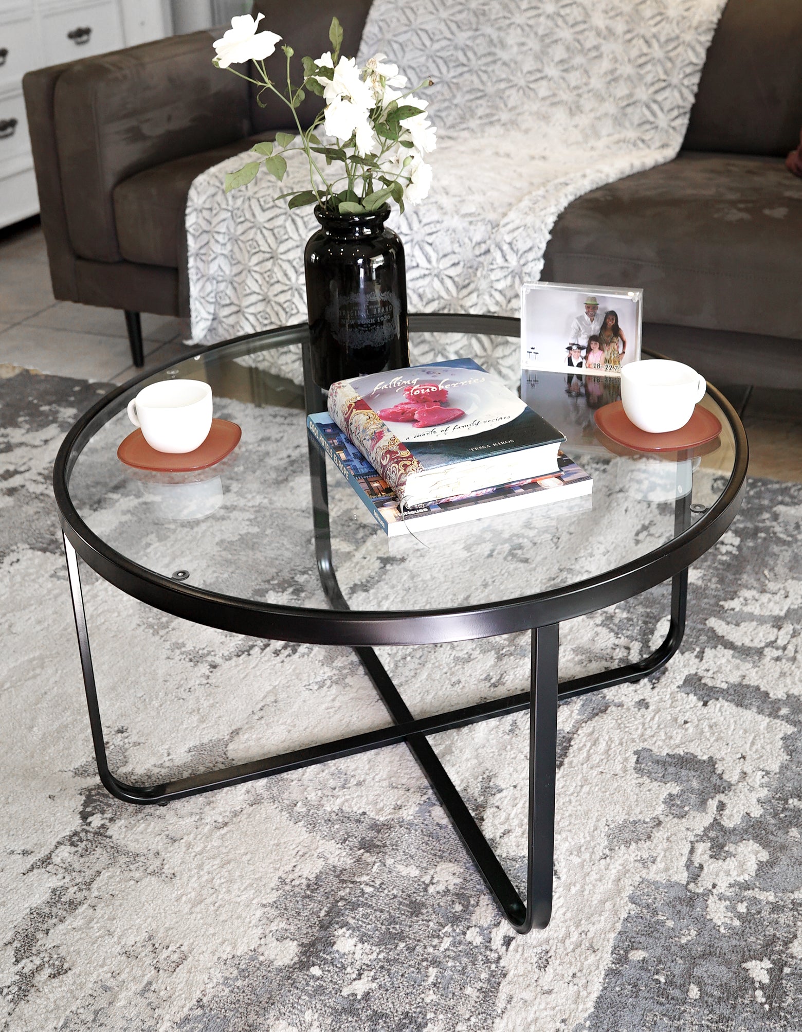 Fine Living Round Table - Glass Top – Calasca